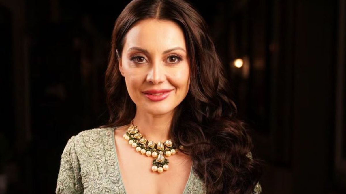 મિનિષા લાંબાએ ઇન્ડિયન લૂકમાં શાનદાર પોઝ આપ્યા - Minisha Lamba Latest ...