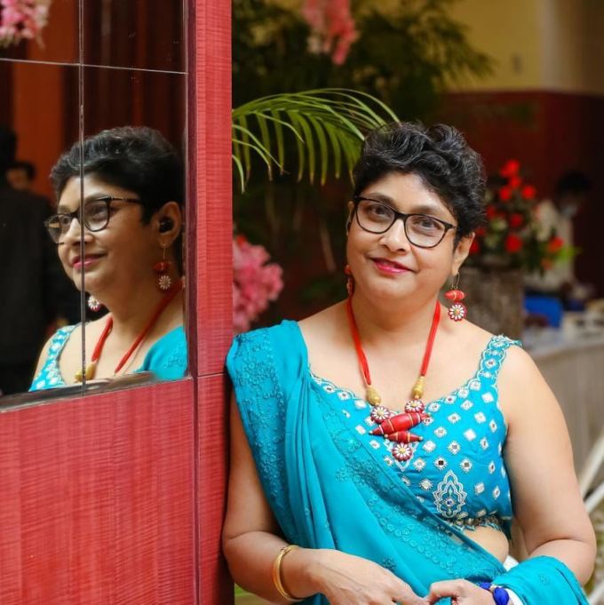 શૈલબાલા માર્ટિનનું રાહુલ ગાંધીના ફ્લાઇંગ કિસ મામલે ટ્વિટ, મહિલા IASના ...