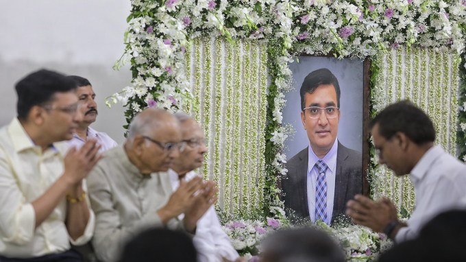 Parag Desai, વાઘ બકરી ગ્રુપના પરાગ દેસાઈને સ્નેહીજનોની શ્રદ્ધાંજલિ ...