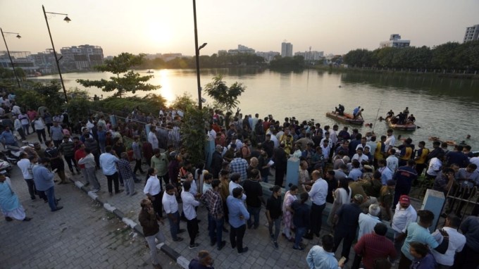 Vadodara Harni Lake Tragedy: વડોદરામાં હરણી મોટનાથ તળાવમાં બોટ પલટી, 14 ...