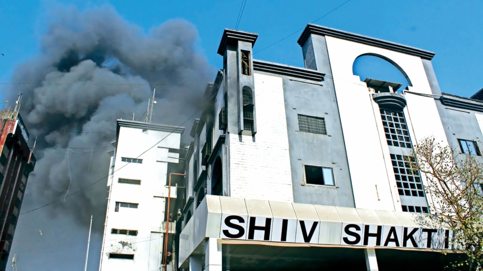 Surat Shiv Shakti Market Fire: સુરત શિવ શક્તિ માર્કેટમાં આગ, કાપડ ...