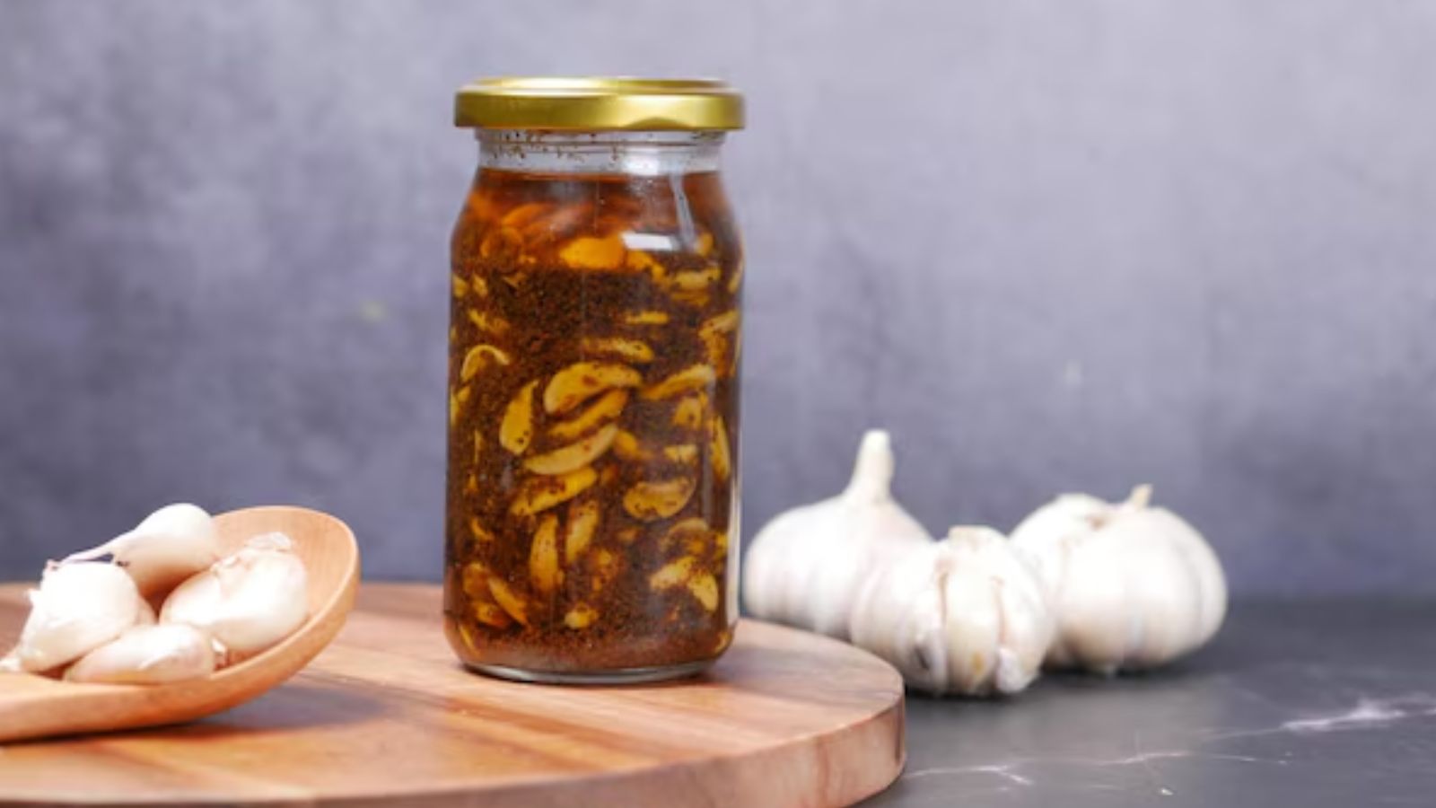 લસણ અથાણા રેસીપી। Garlic pickle Recipe Tips In gujarati | લસણ અથાણા રેસીપી