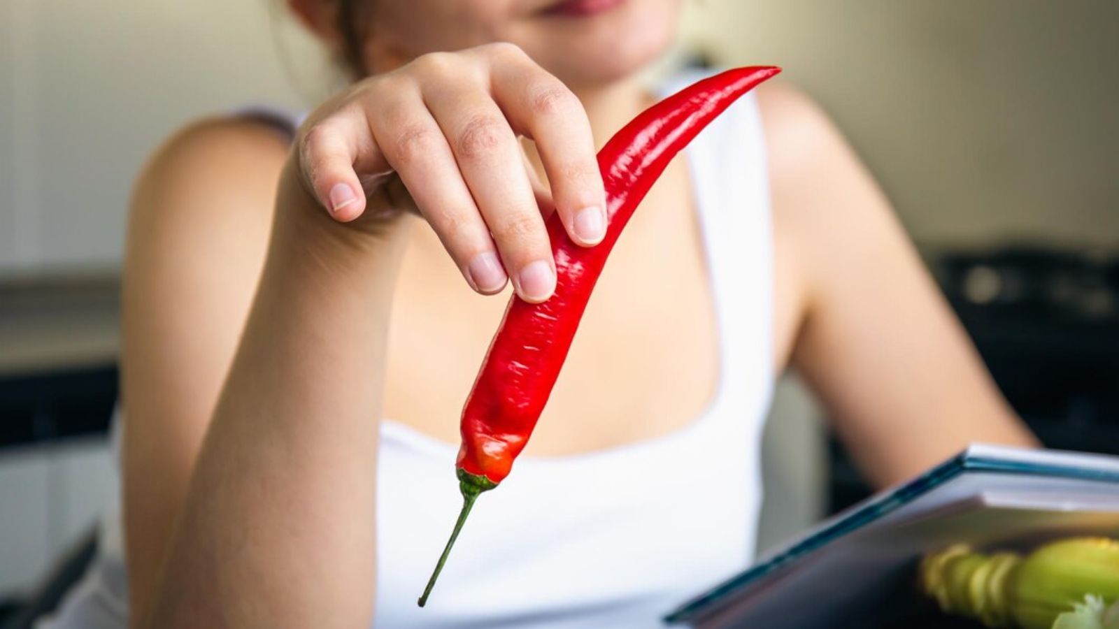 Red Chilli: લાલ મરચાના ફાયદા જાણી તમે પણ ખાતા થઇ જશો! । Red Chilli Benefits and Side Effect