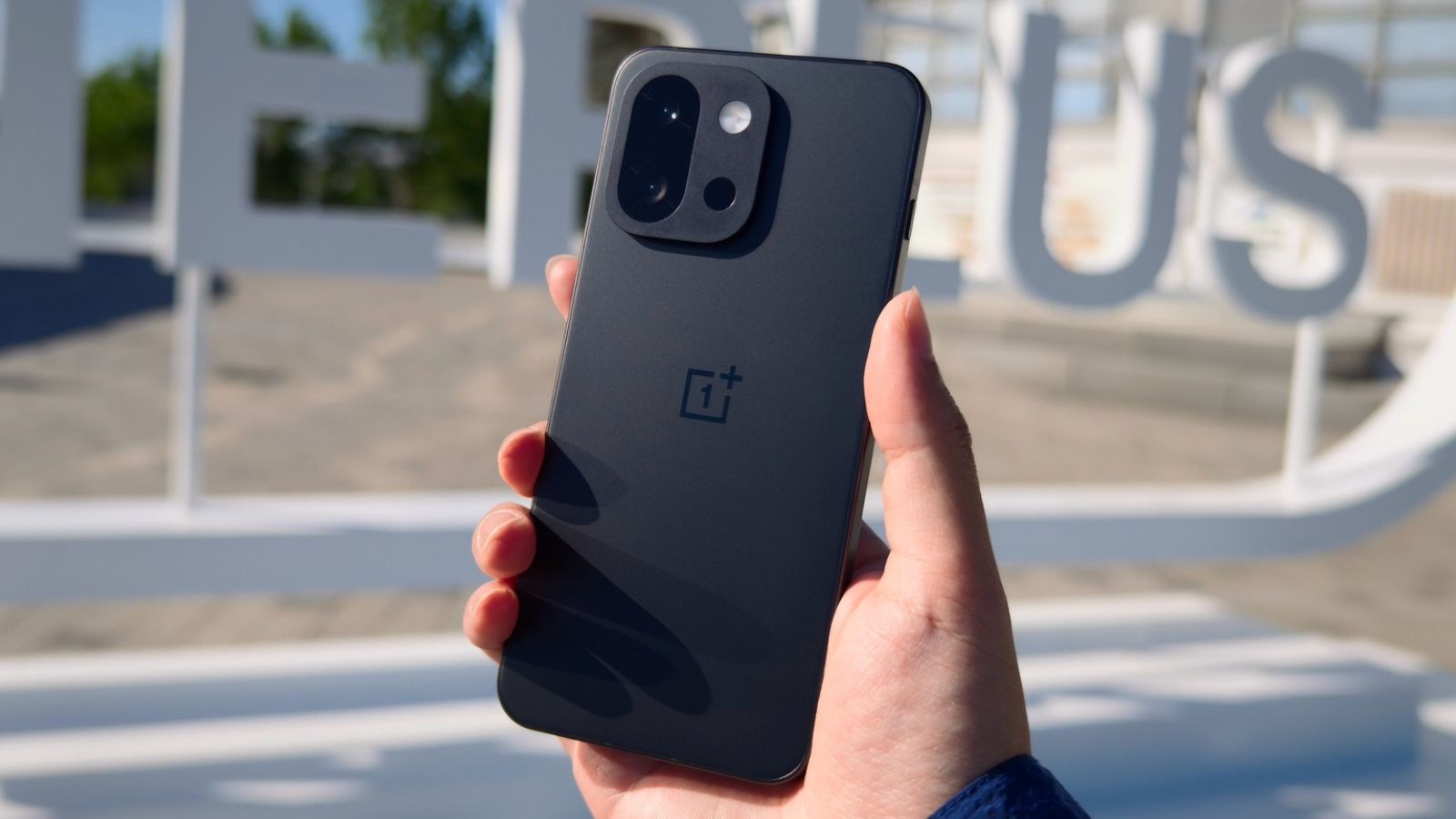 OnePlus 13T Launch: વનપ્લસ 13ટી સ્માર્ટફોન લોન્ચ, કિંમત અને ફીચર્સ સહિત ...