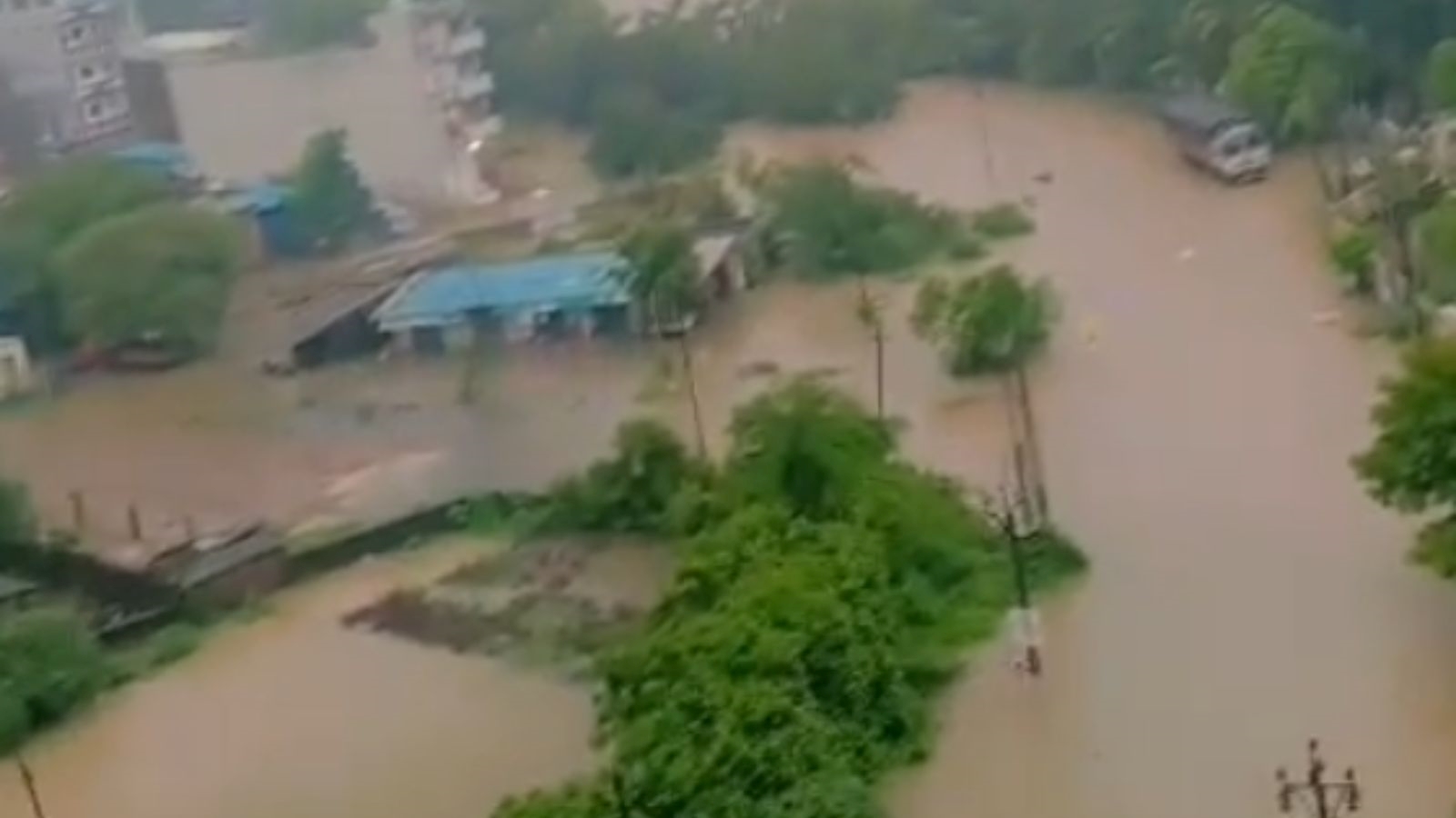 Surat Rain : સુરતમાં વરસાદનો કહેર, રસ્તા પર પાણી જ પાણી, જુઓ તસવીરો | Weather Update Heavy rain ...