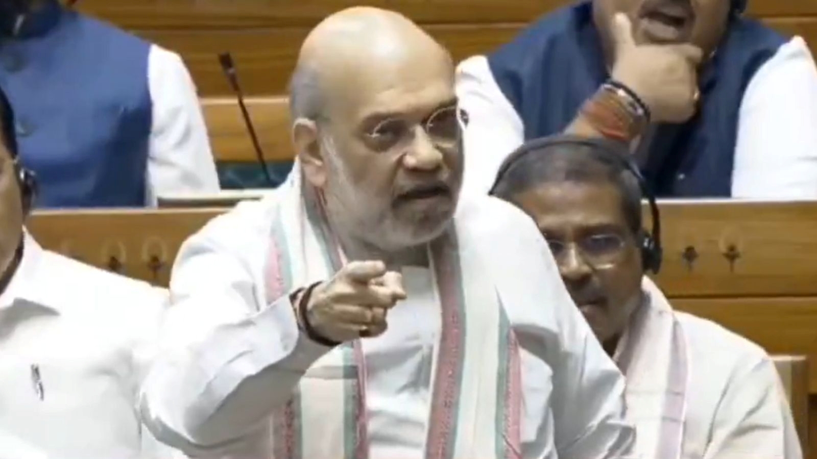 Amit Shah gets angry at opposition in Lok Sabha | લોકસભામાં અમિત શાહ ...