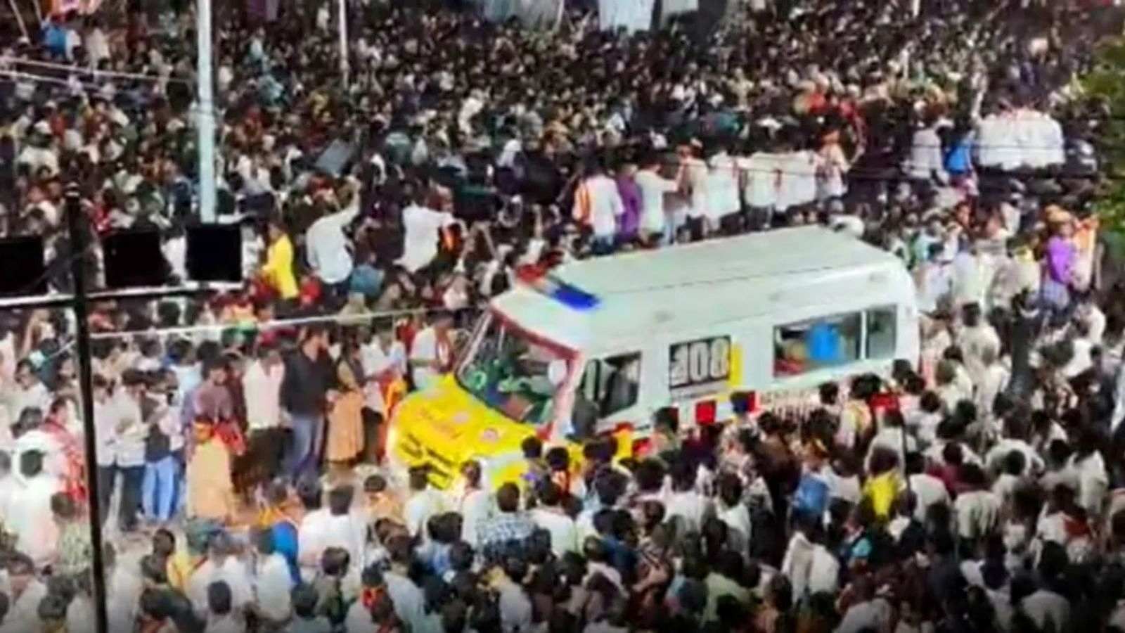 Vijay rally Stampede : તમિલનાડુમાં TVK પ્રમુખ વિજય ની રેલીમાં ભાગદોડ, 6 ...