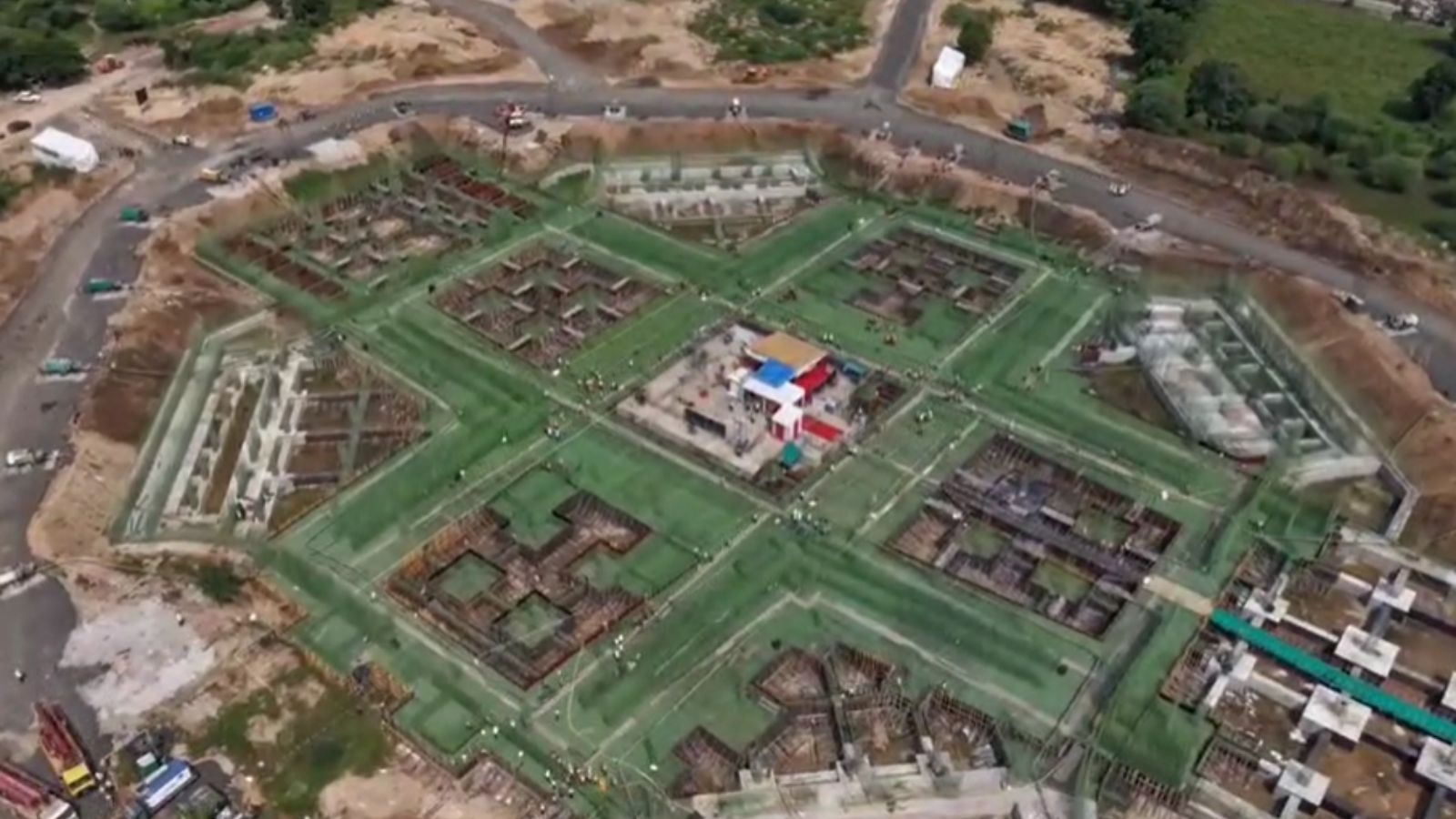 વિશ્વ ઉમિયાધામના 1551 ધર્મસ્તંભ પર 9 લાખ ઘનફૂટનો કોંક્રિટ રાફ્ટનો ...